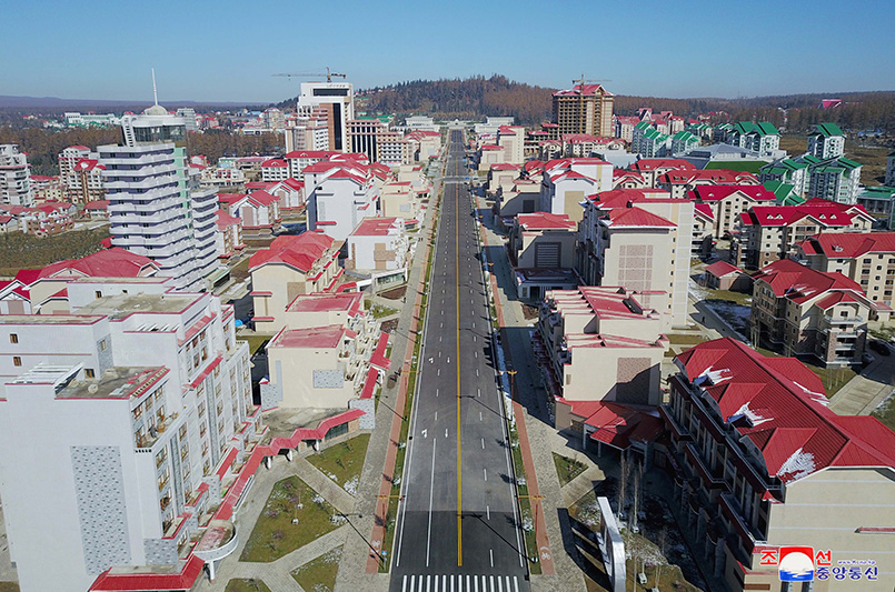 Kim Jong-Un recorre la construcción del distrito de Samjiyon – KFA ...